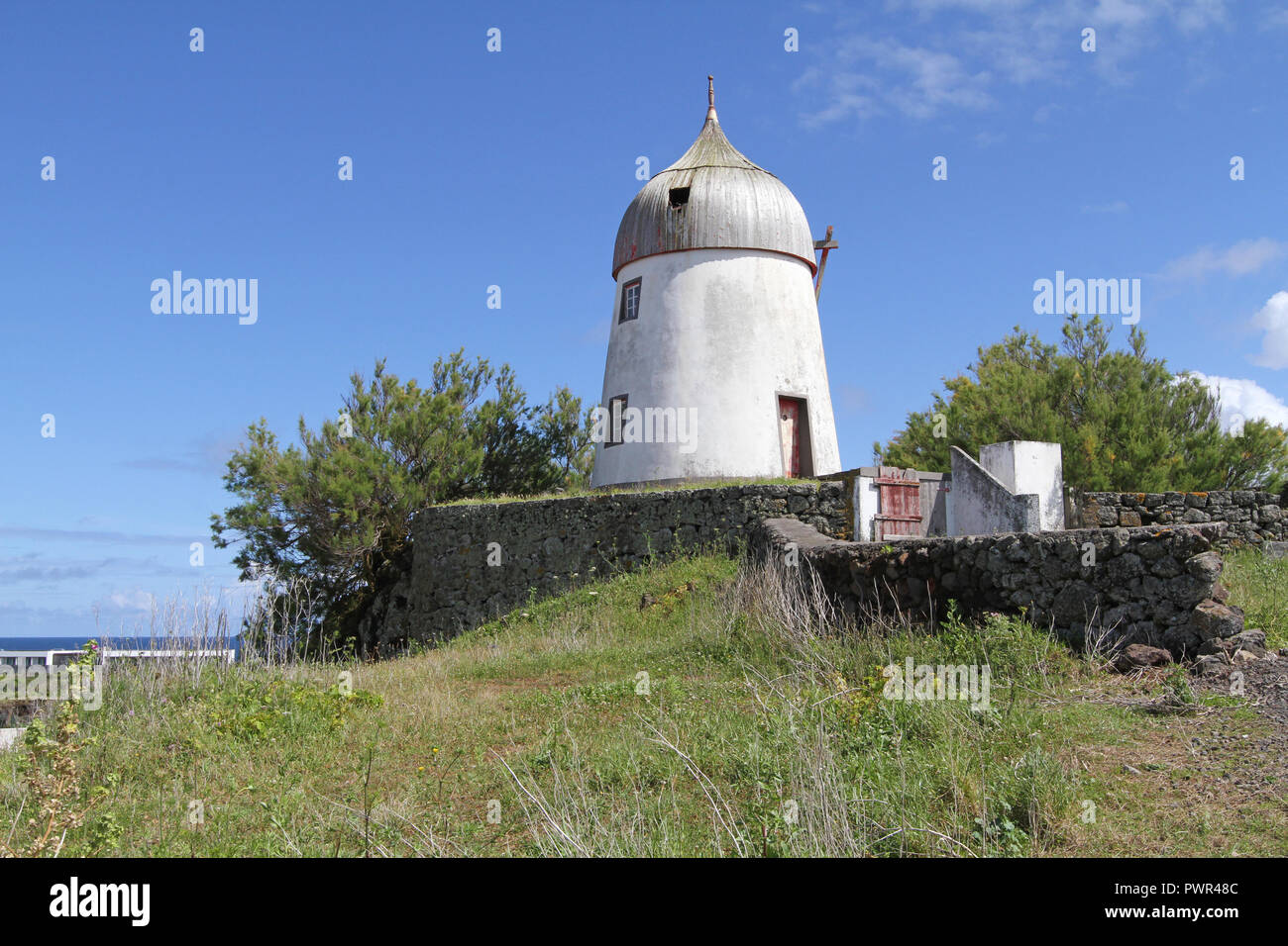 Rock foundation hi-res stock photography and images - Alamy