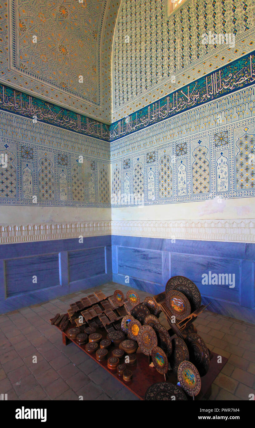 Uzbekistan, Samarkand, Bibi-Khanym Mosque, interior Stock Photo - Alamy