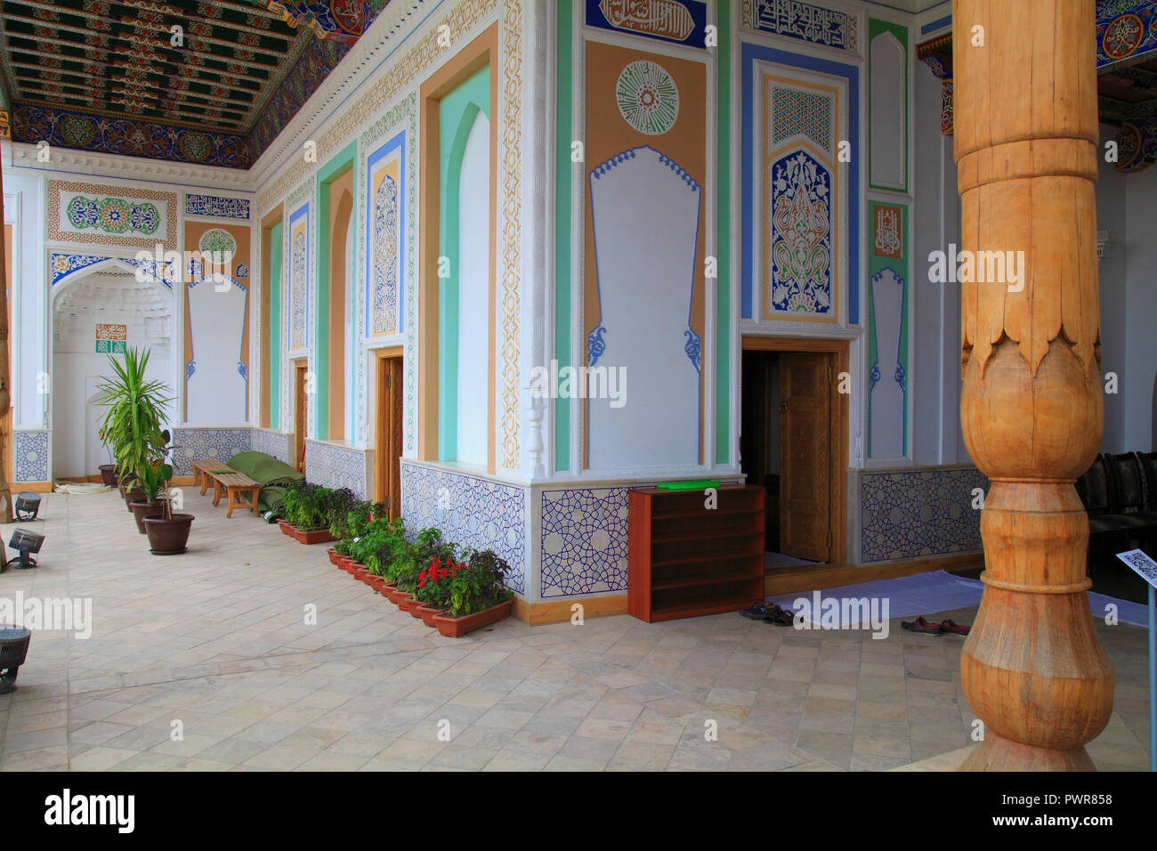 Uzbekistan, Samarkand, Hazrat Khizr Mosque, interior Stock Photo - Alamy