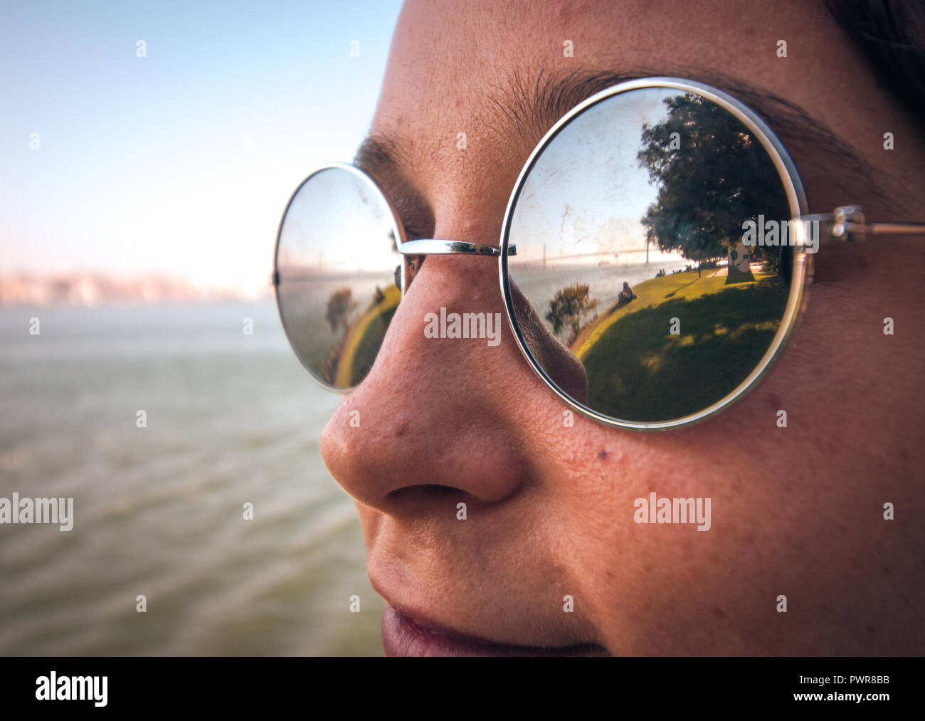 Glasses reflection hi-res stock photography and images - Alamy