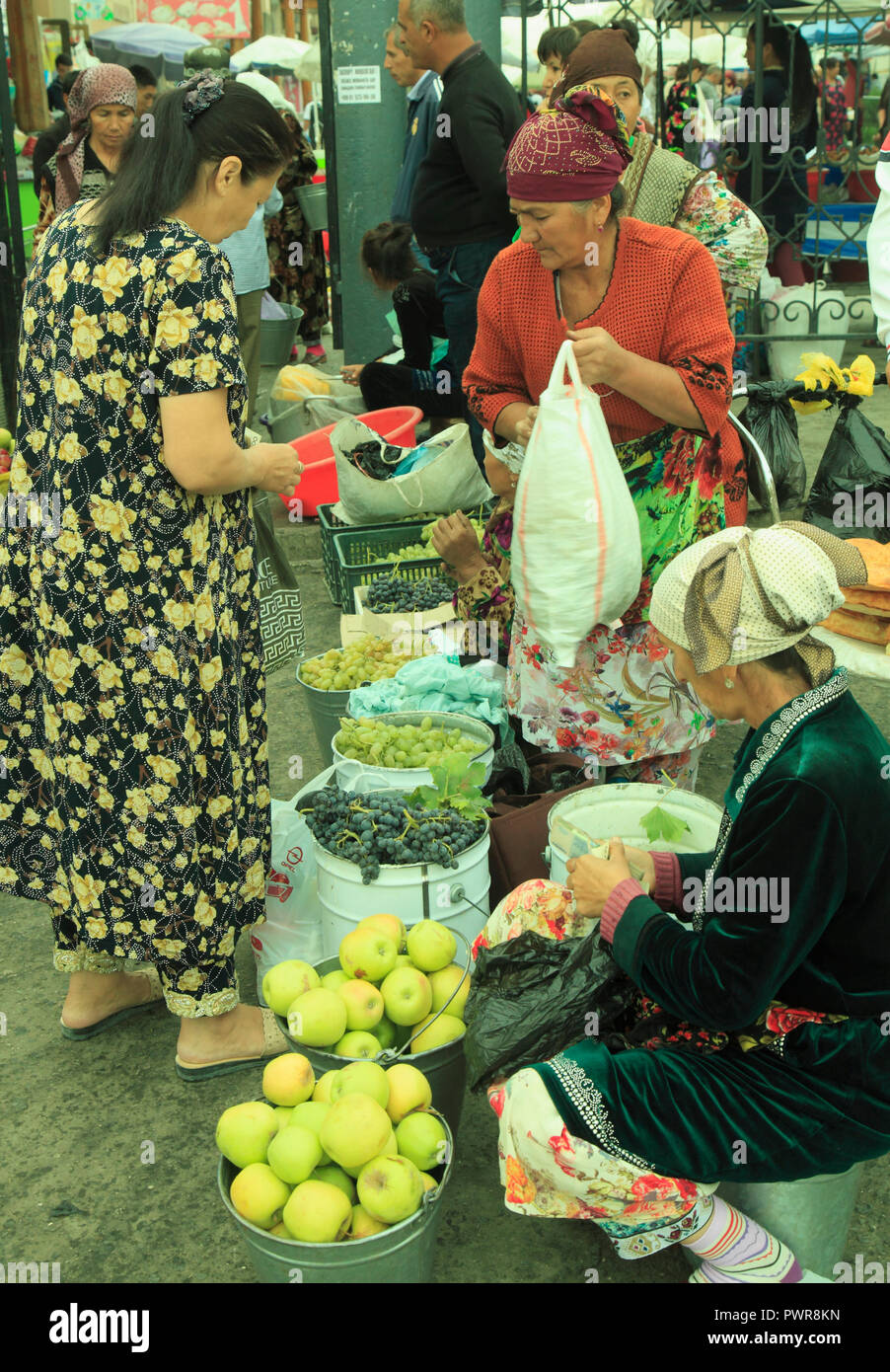 Uzbekistan, Samarkand, Siob Bazaar, market, food, people Stock Photo ...