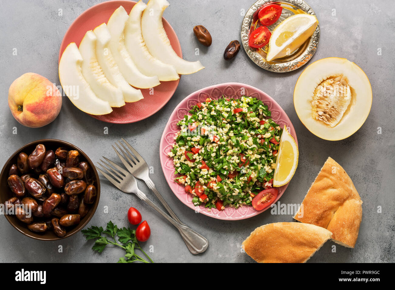 Iraqi flat bread hi-res stock photography and images - Alamy