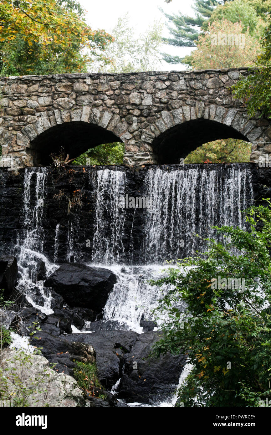 Serenity waterfall hi-res stock photography and images - Alamy