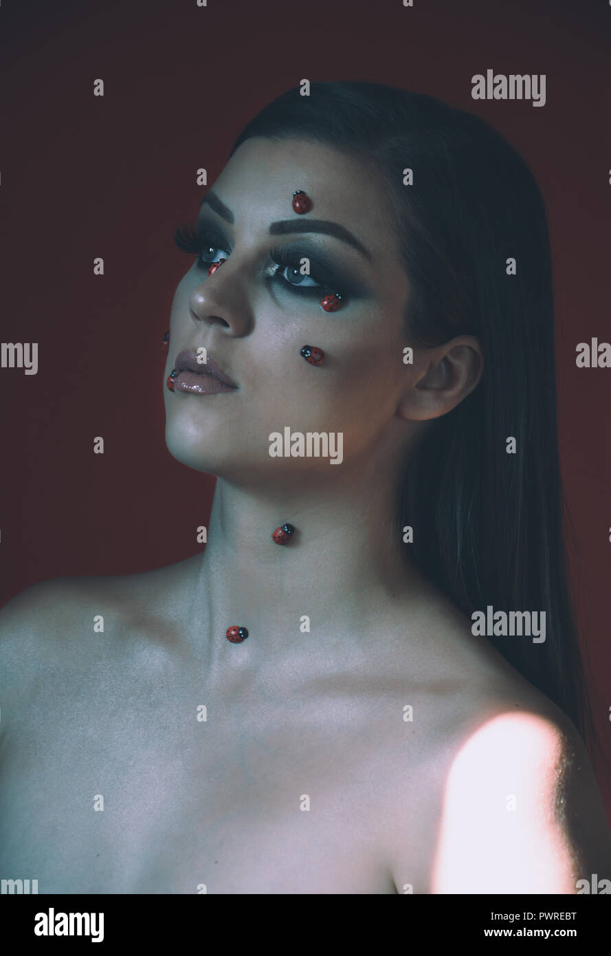 Beautiful long neck lady hi-res stock photography and images - Alamy