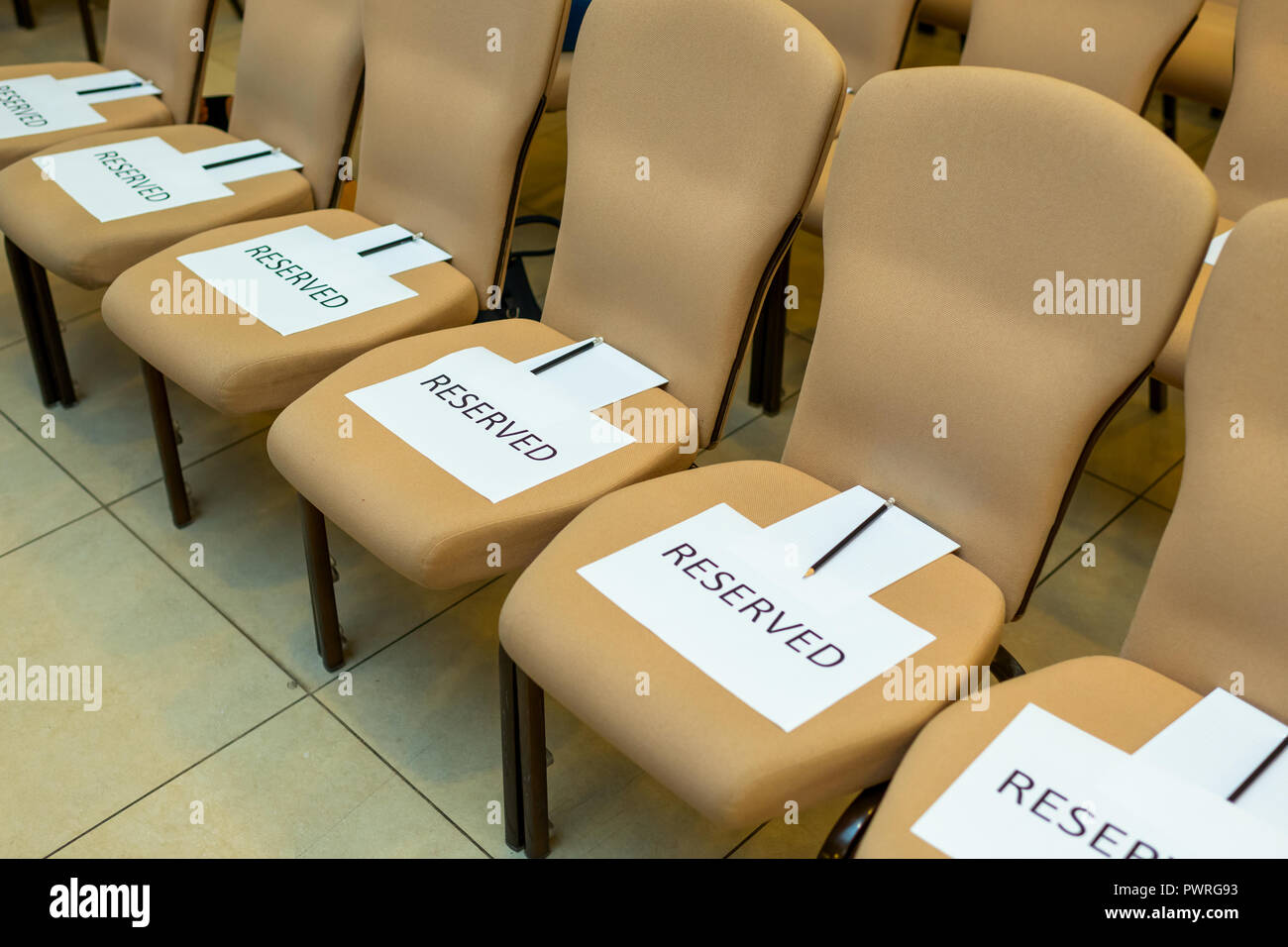 Music notes with furniture hi-res stock photography and images - Alamy