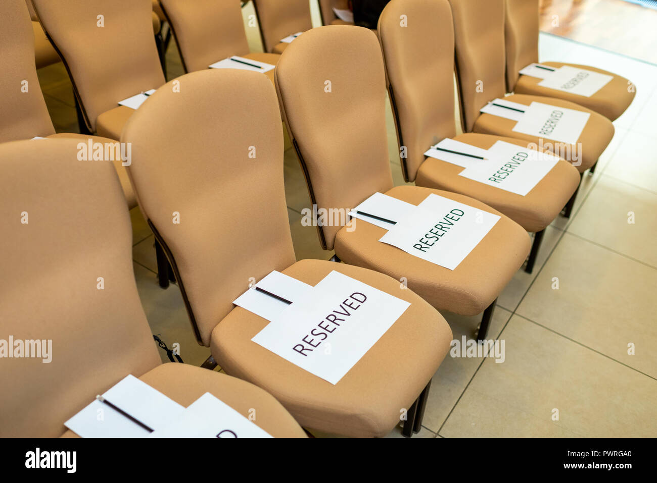 Music notes with furniture hi-res stock photography and images - Alamy