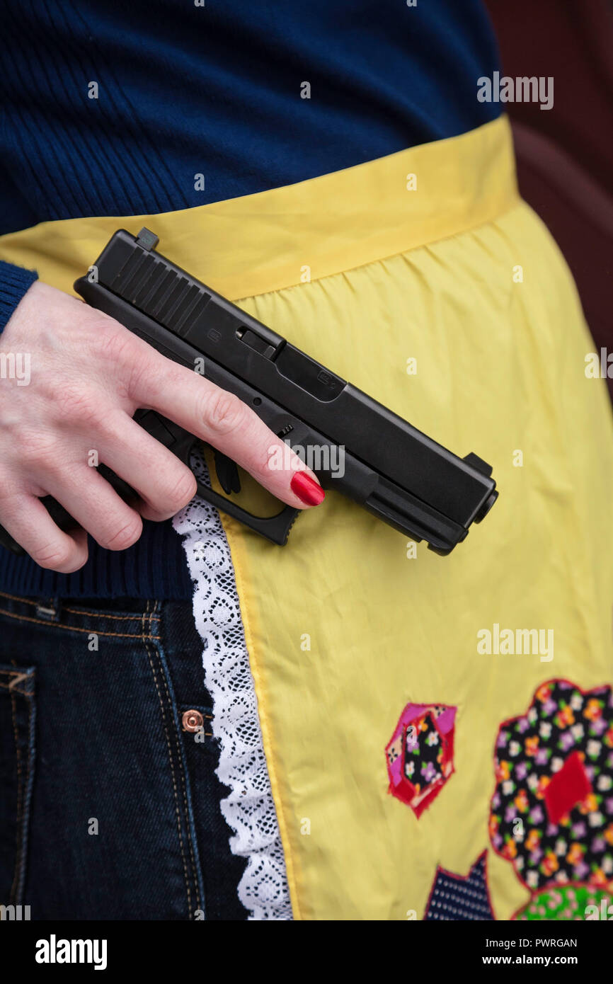 Pistol packing hi-res stock photography and images - Alamy