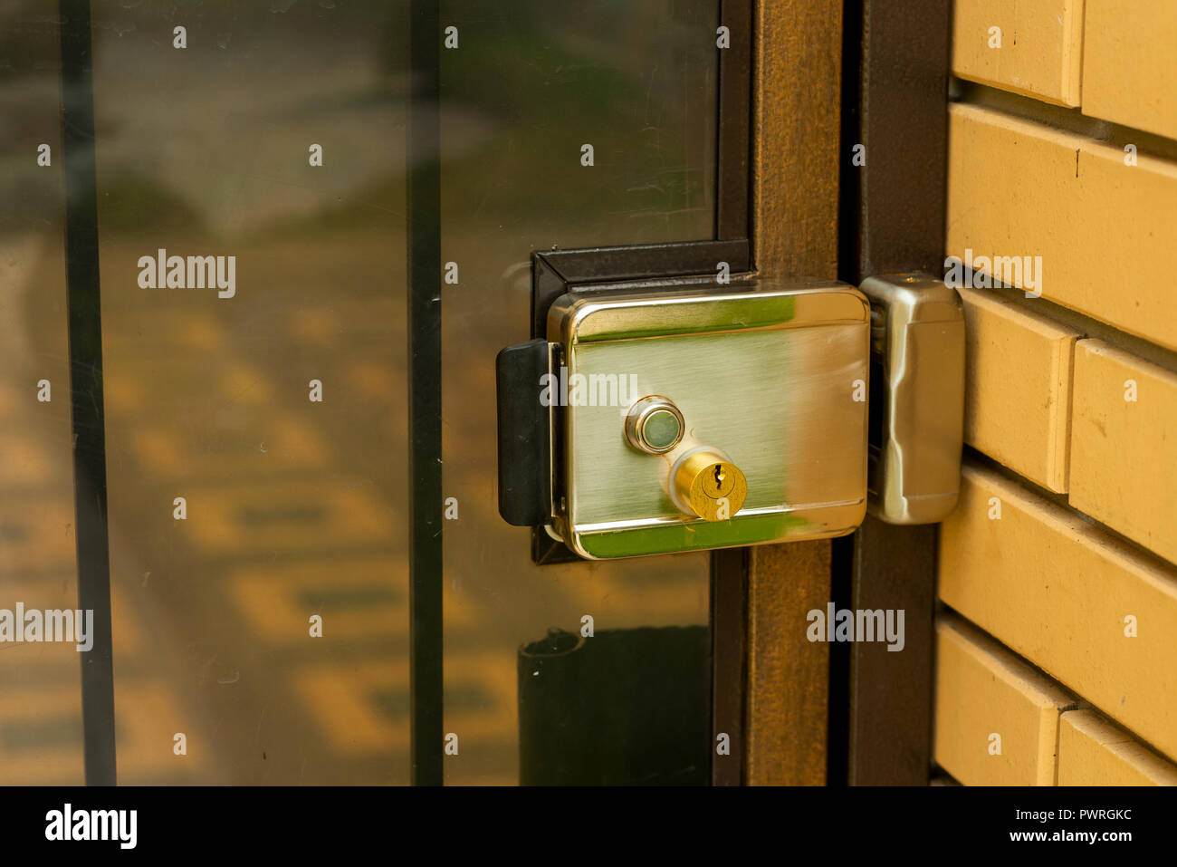 outdoor door lock Stock Photo - Alamy