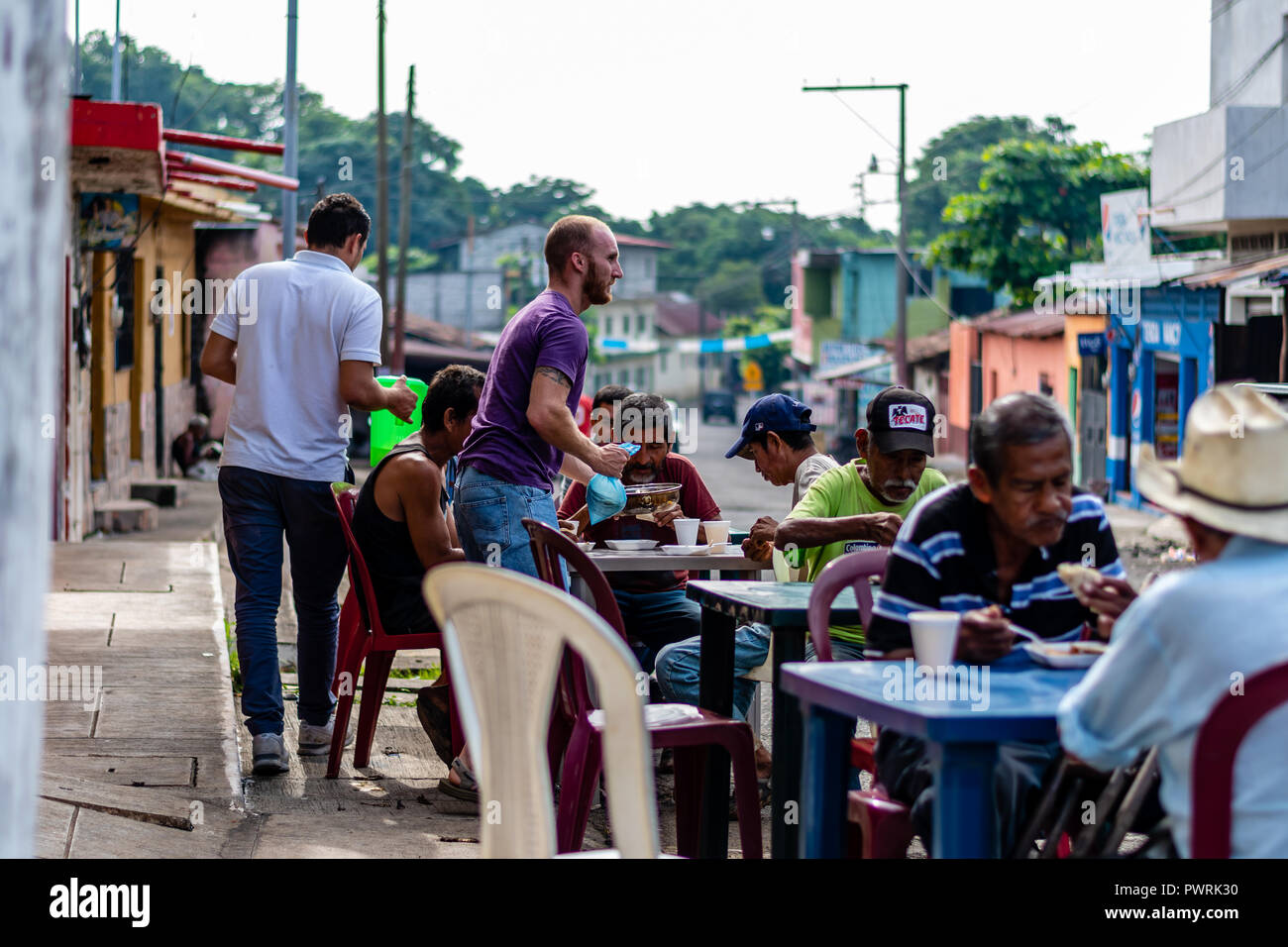 Homeless feeding program hi-res stock photography and images - Alamy