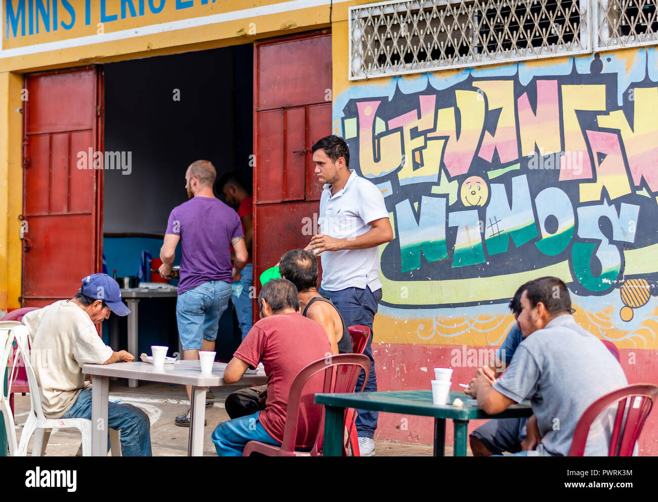 Homeless feeding program hi-res stock photography and images - Alamy