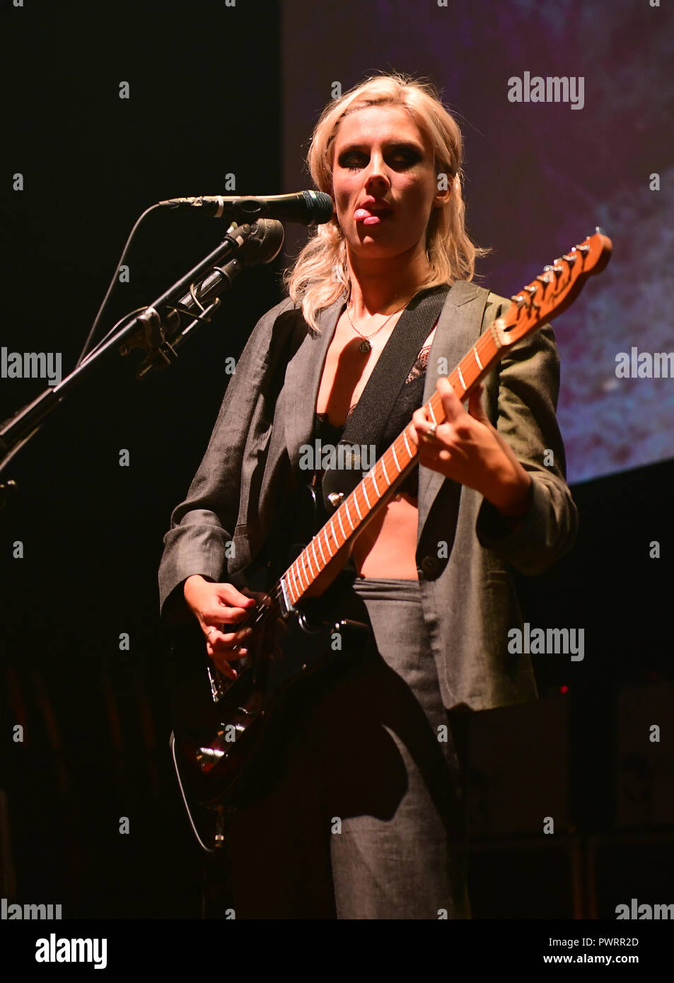Ellie Rowsell of Wolf Alice performing during the Q Awards 2018 in ...