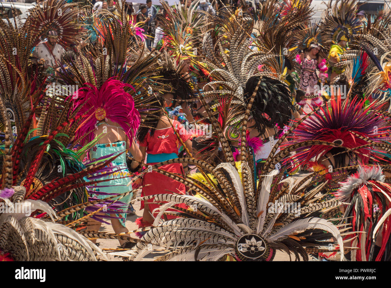 Amazon tribe dance hi-res stock photography and images - Alamy
