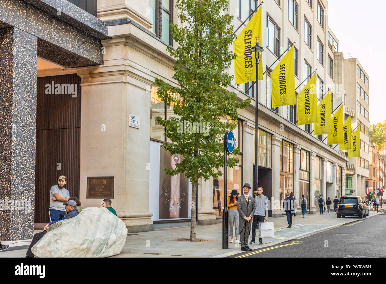 Selfridges department store facade in hi-res stock photography and ...