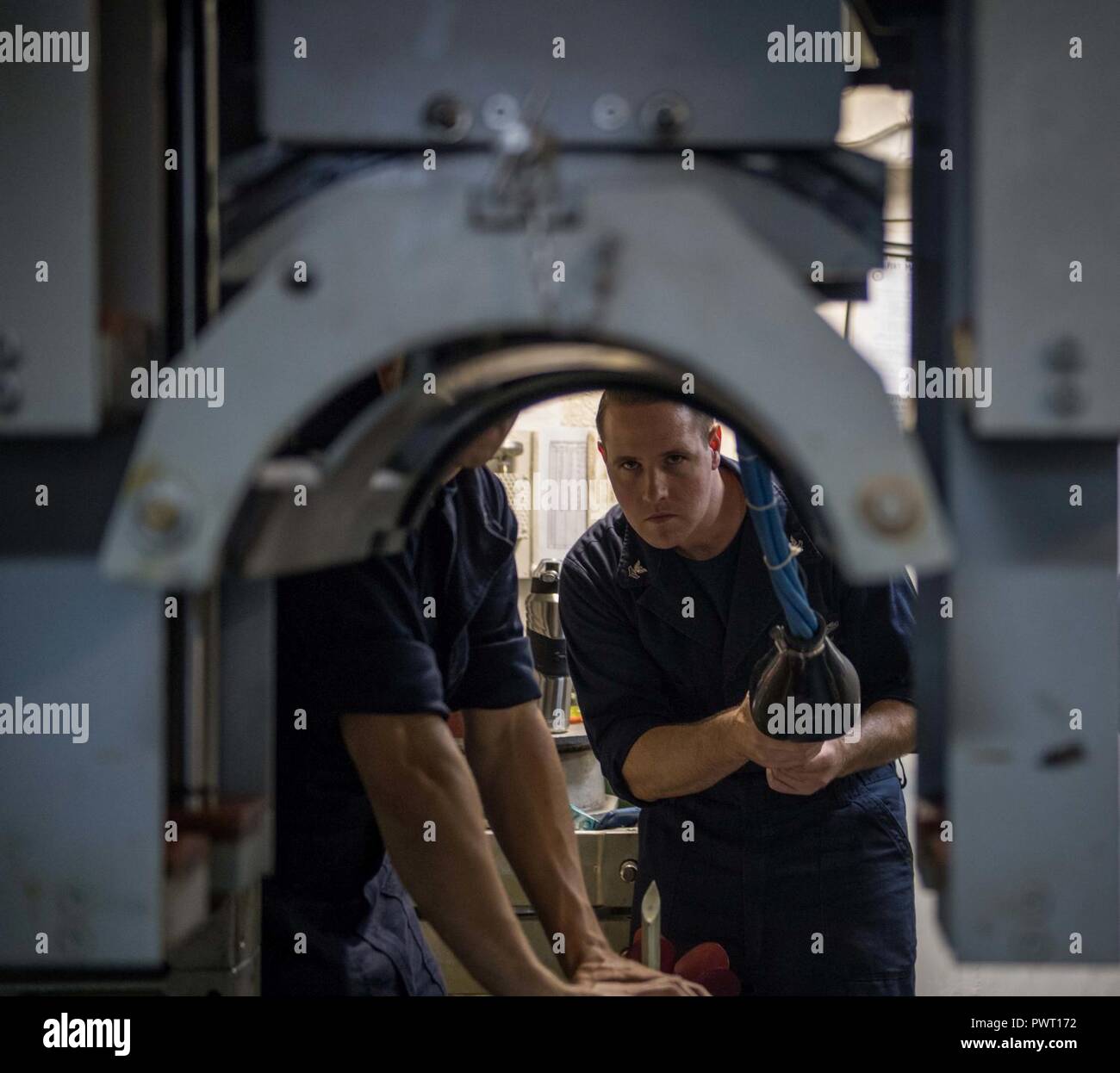 PACIFIC OCEAN (June 20, 2017) Sonar Technician (surface) 2nd Class ...