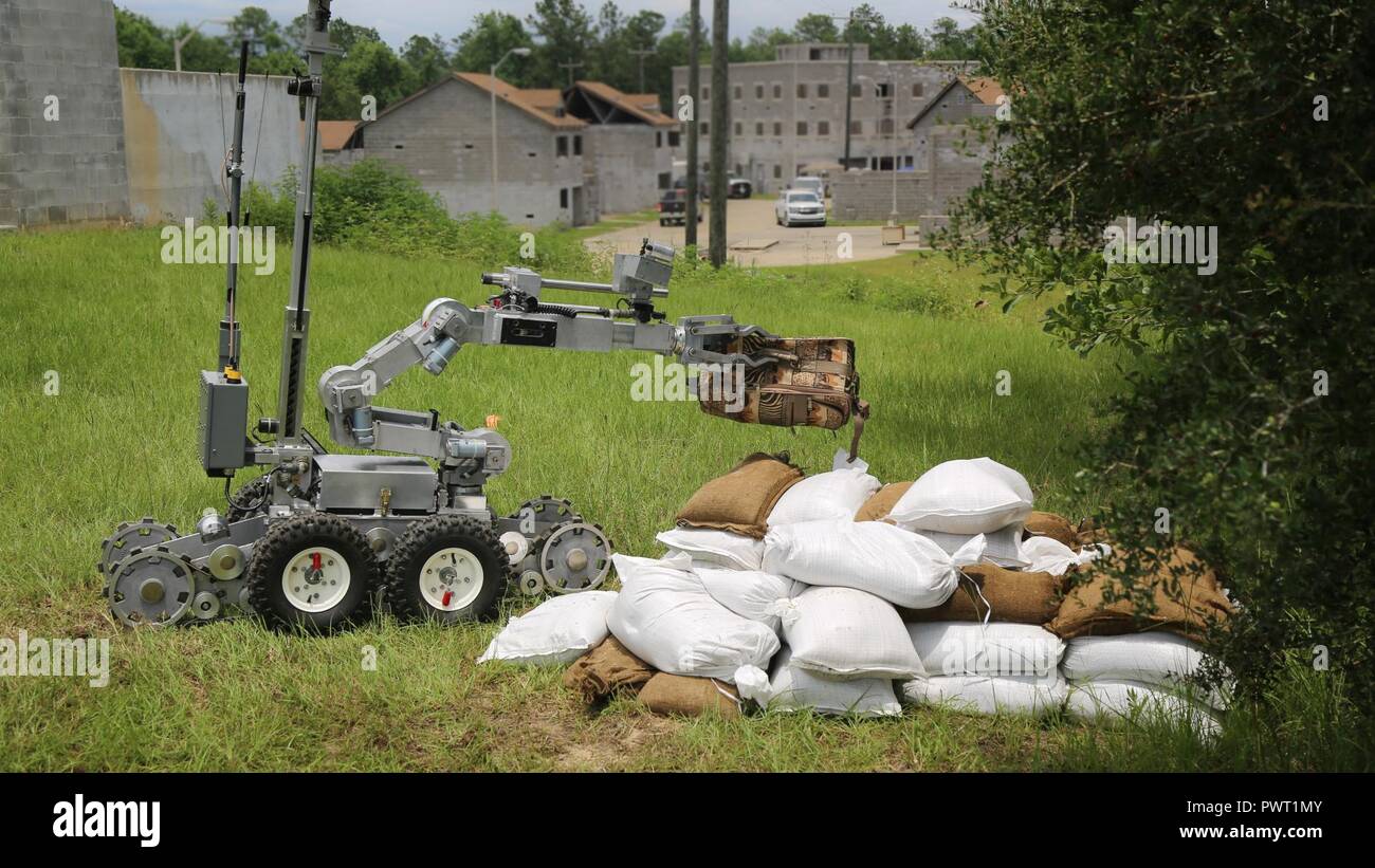 Miss robot hi-res stock photography and images - Alamy