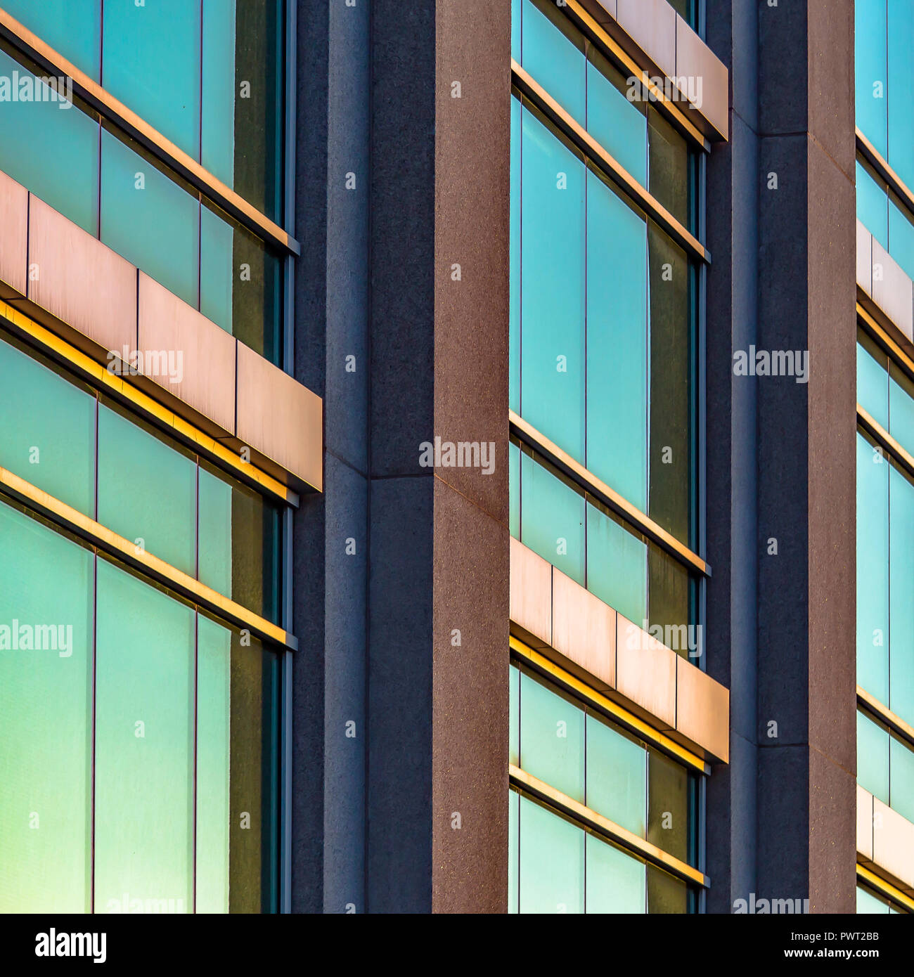 Shiny reflective windows hi-res stock photography and images - Alamy