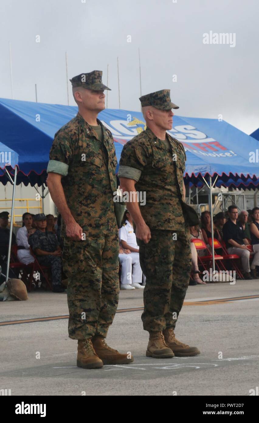 U.S. Marine Corps Maj. Gen. Russell A. Sanborn (left), outgoing 1st ...