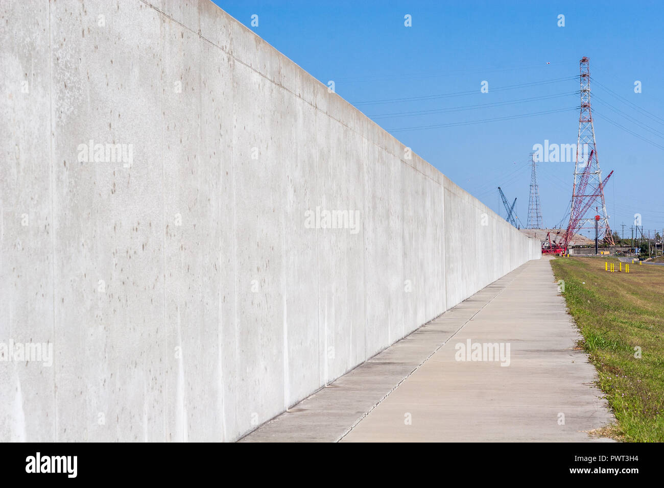 Levee wall in the Lower 9th Ward Stock Photo - Alamy