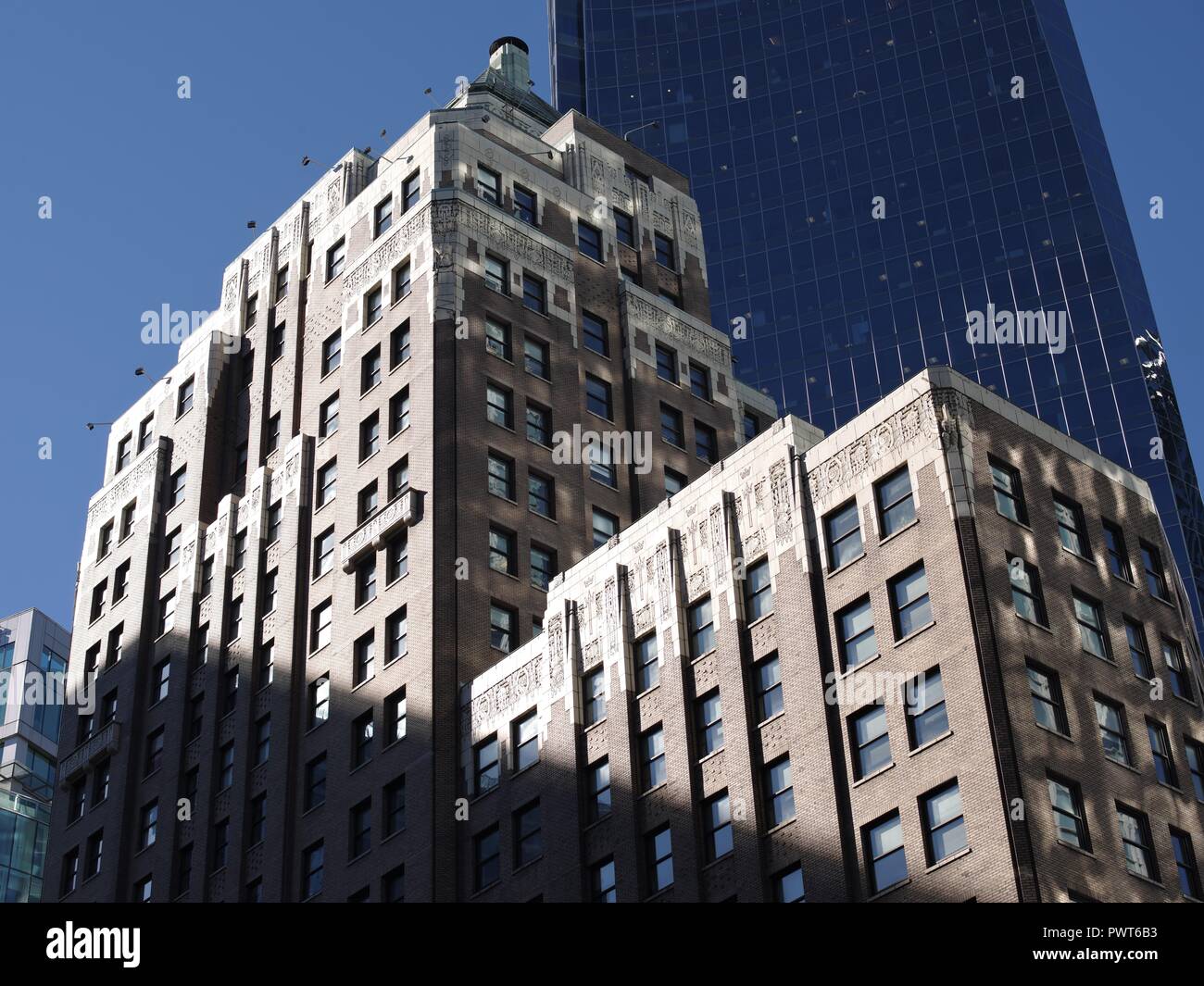 Marine building vancouver hi-res stock photography and images - Alamy