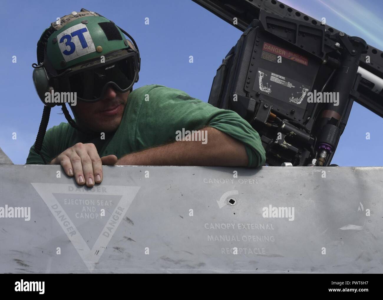 WATERS OFF GUAM (July, 1 2017) U.S. Navy Aviation Electronics ...