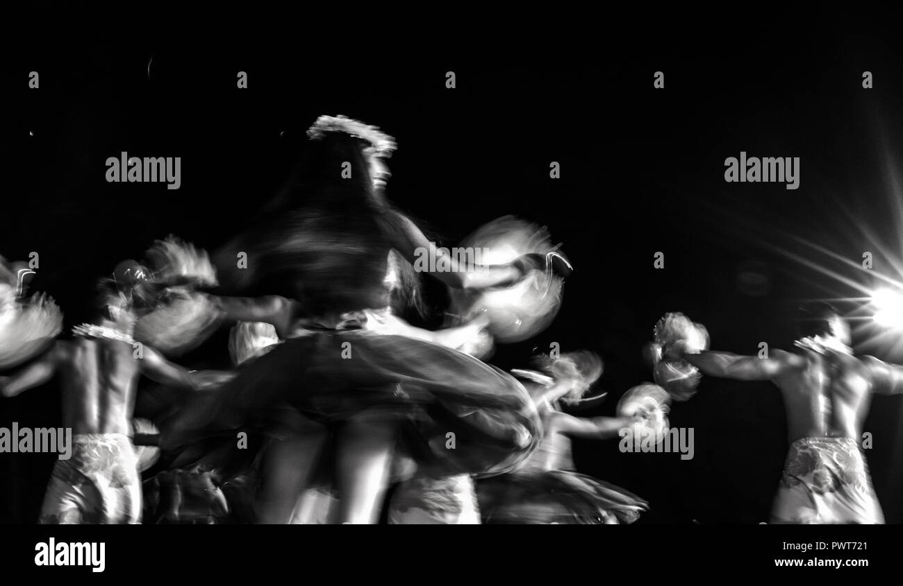 Polynesian dance hi-res stock photography and images - Alamy