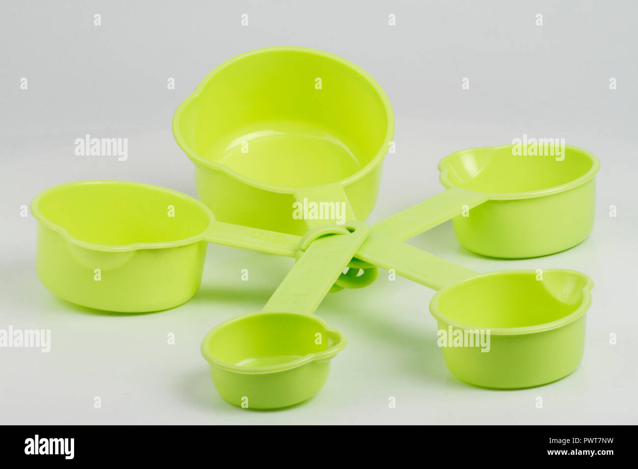 Colorful measuring cups hi-res stock photography and images - Alamy