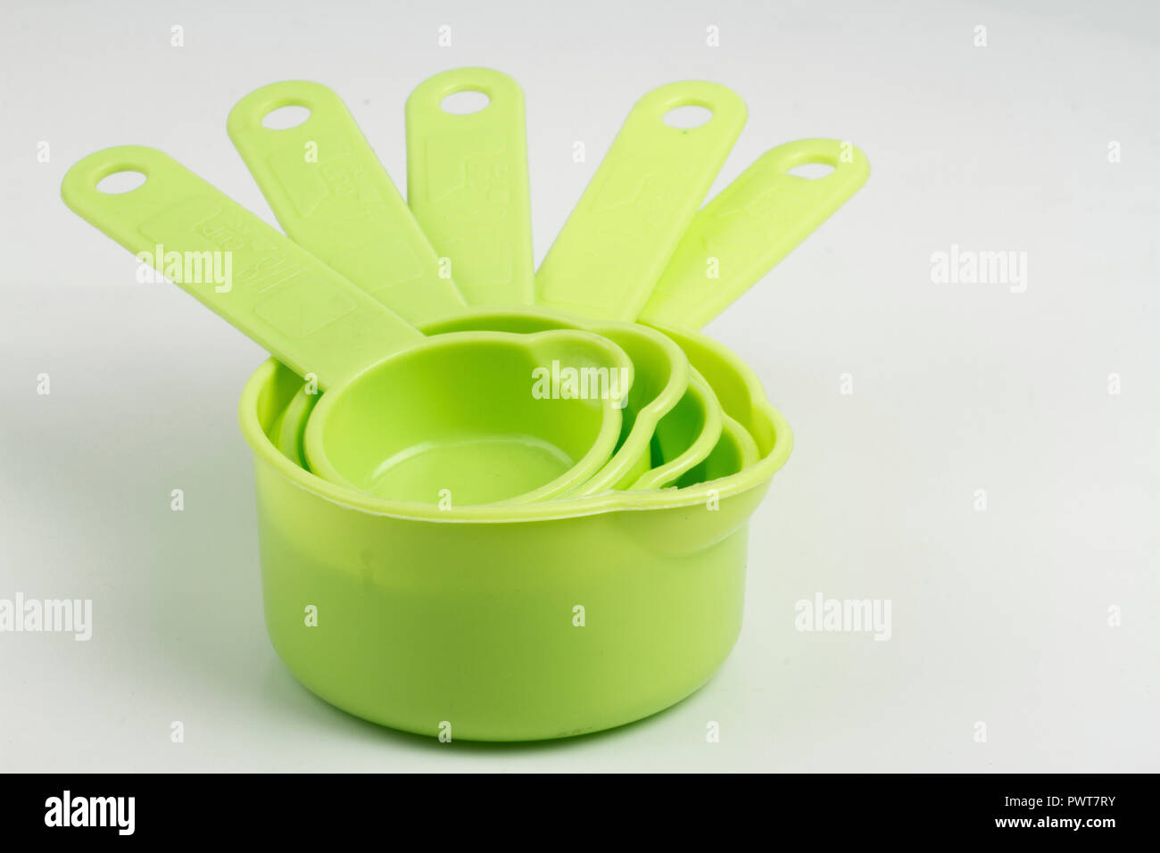 Colorful measuring cups hi-res stock photography and images - Alamy