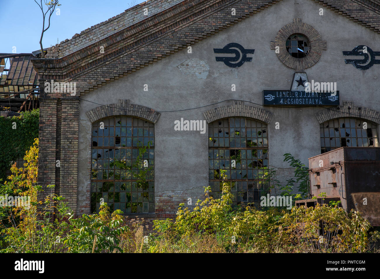 Abandoned istvantelek train yard hi-res stock photography and images ...