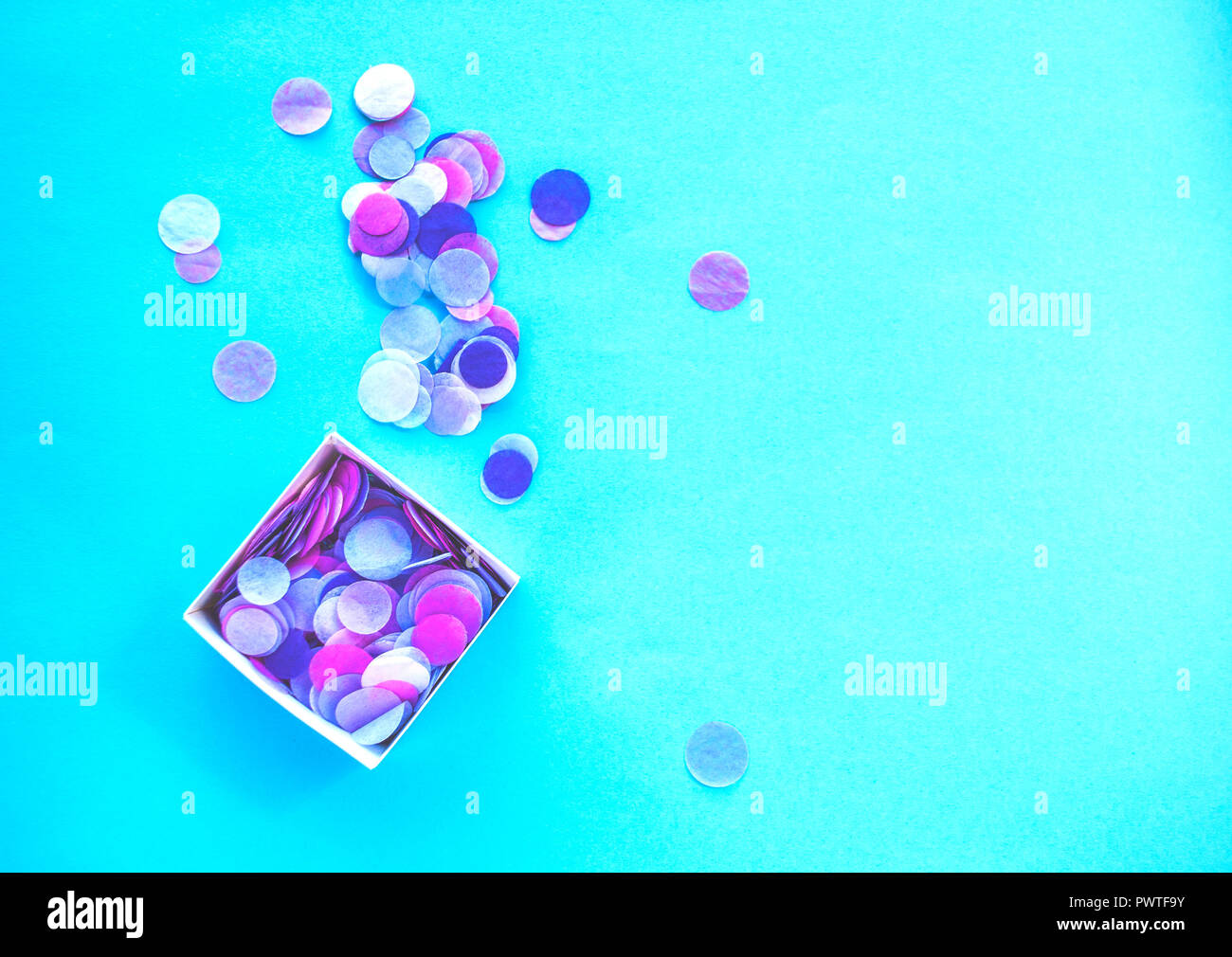 Box wedding confetti hi-res stock photography and images - Alamy