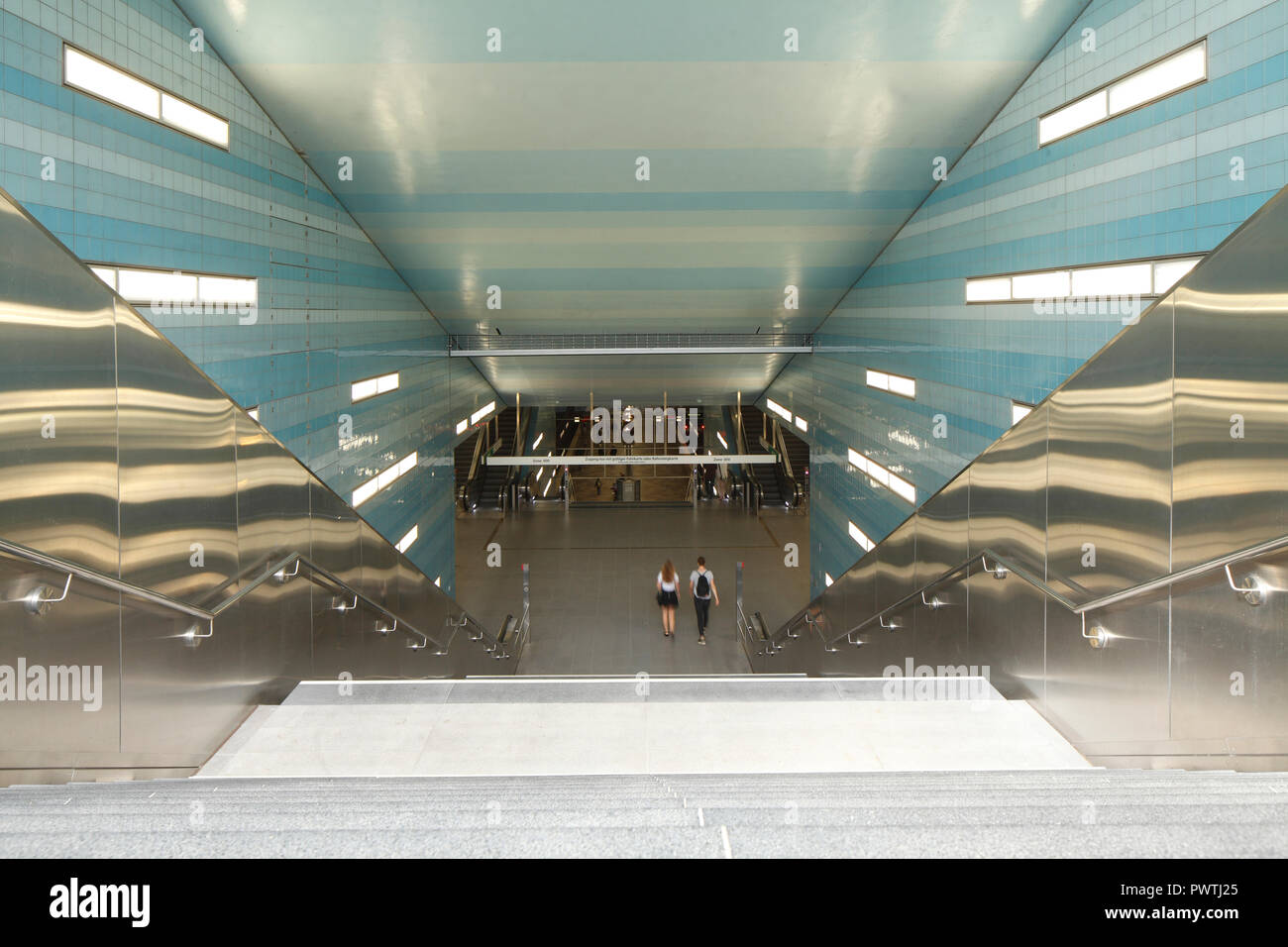 U4 hi-res stock photography and images - Alamy