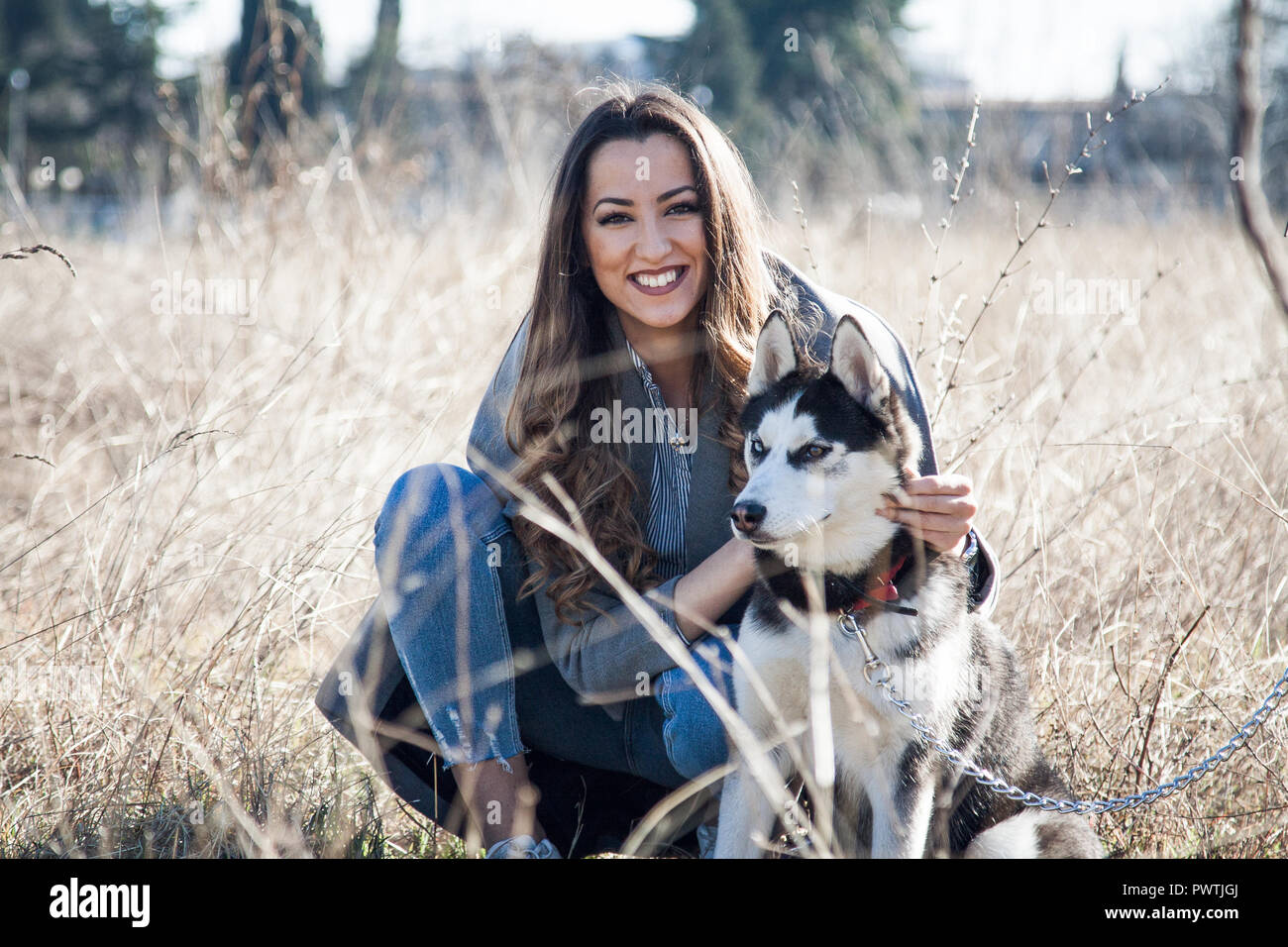 Girl and husky hi-res stock photography and images - Alamy