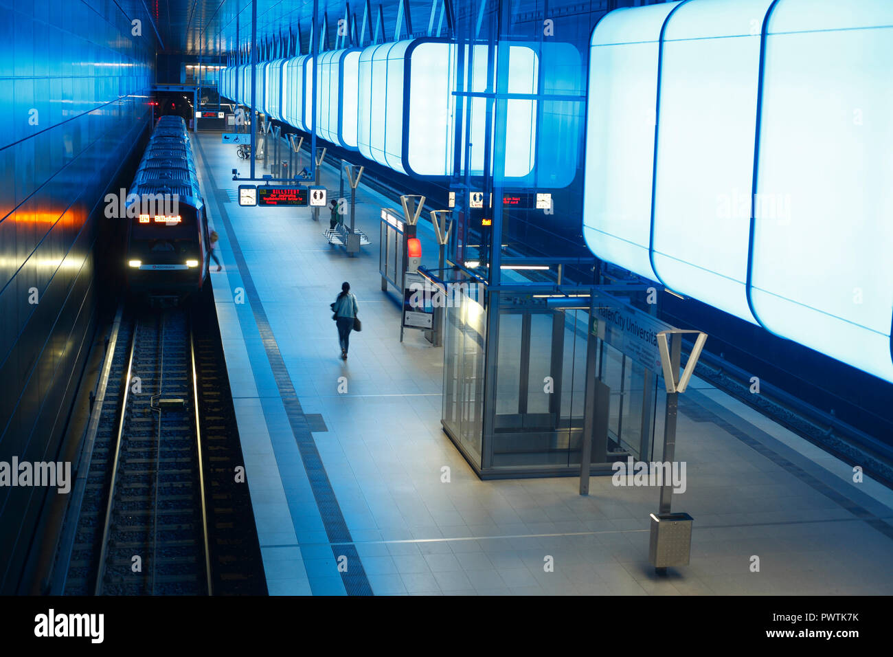 U4 hi-res stock photography and images - Alamy