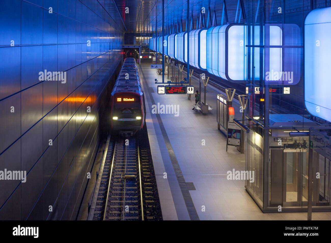 U4 hi-res stock photography and images - Alamy