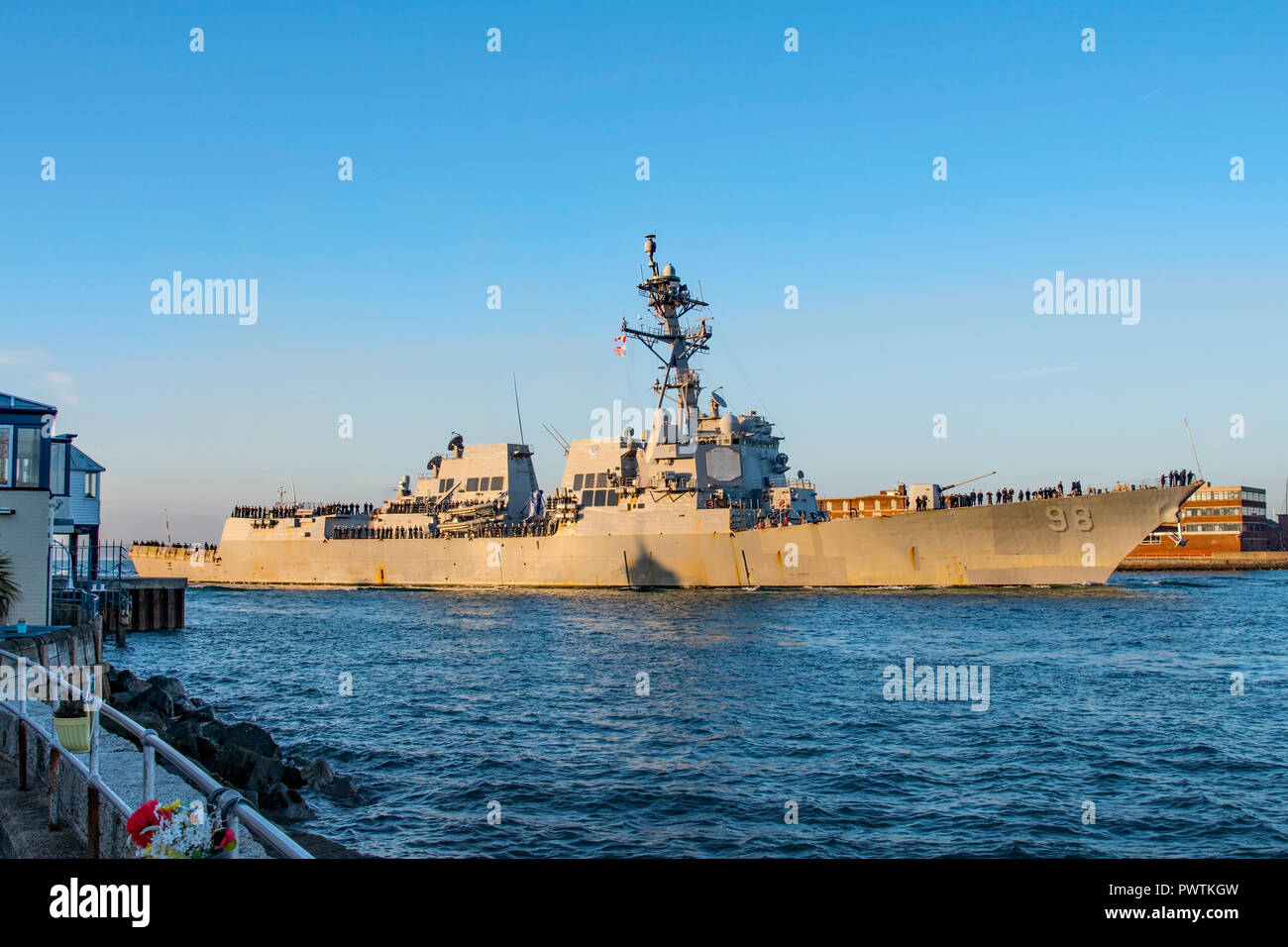Guided missile destroyer uss forrest sherman hi-res stock photography ...