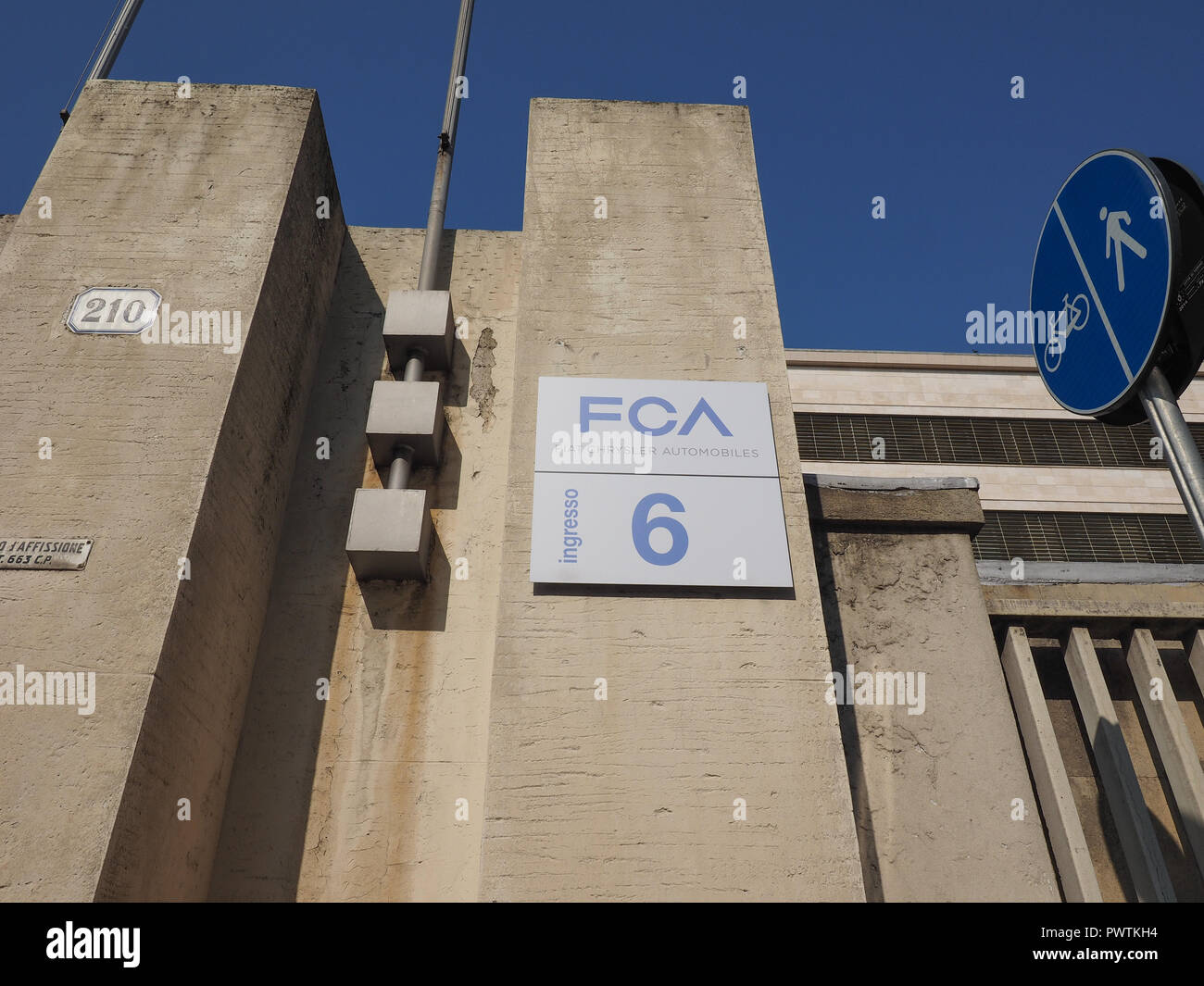 Mirafiori factory hi-res stock photography and images - Alamy
