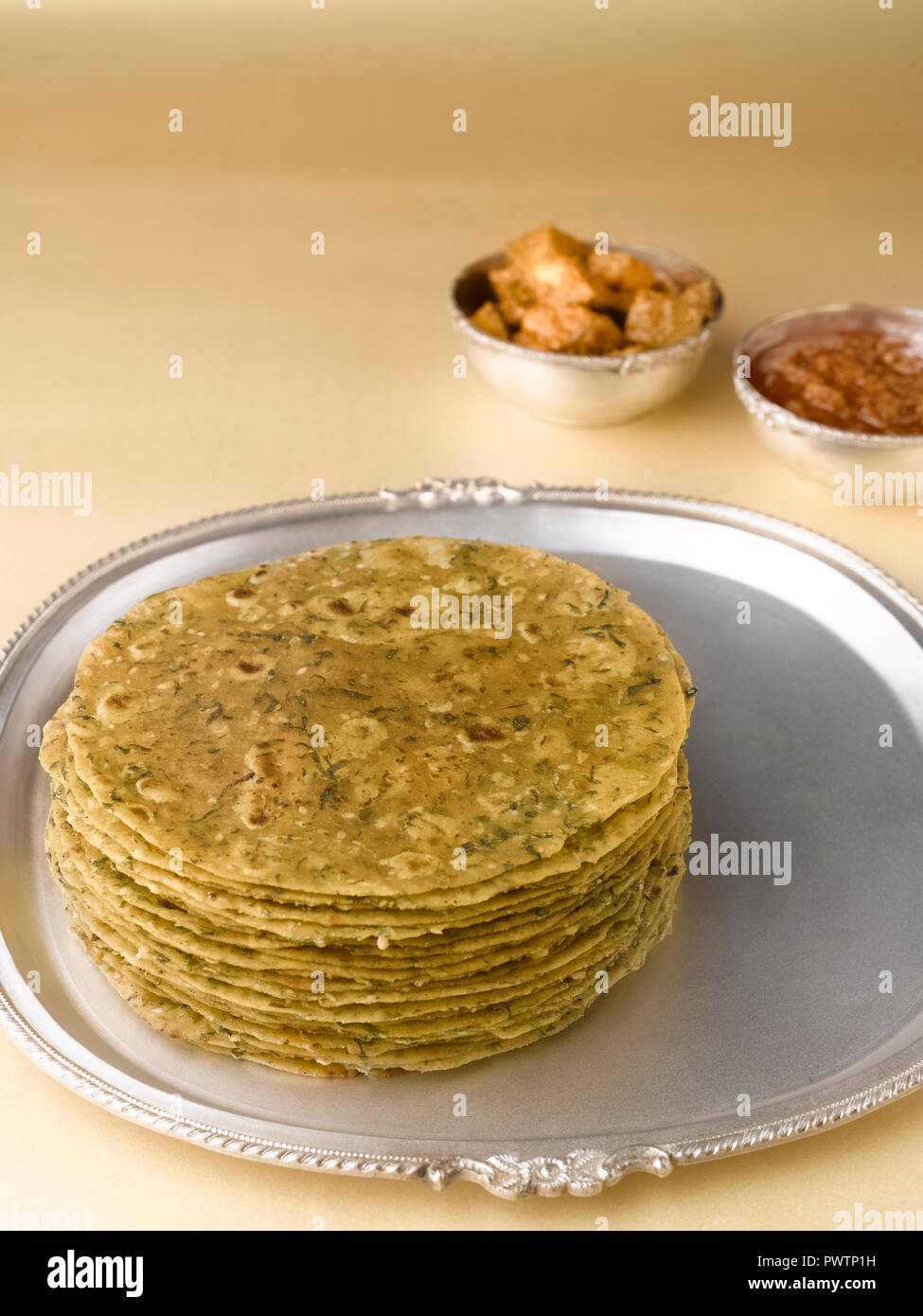 INDIAN BREAD MADE FROM WHEAT AND FENUGREEK /METHI THEPLA WITH MANGO ...