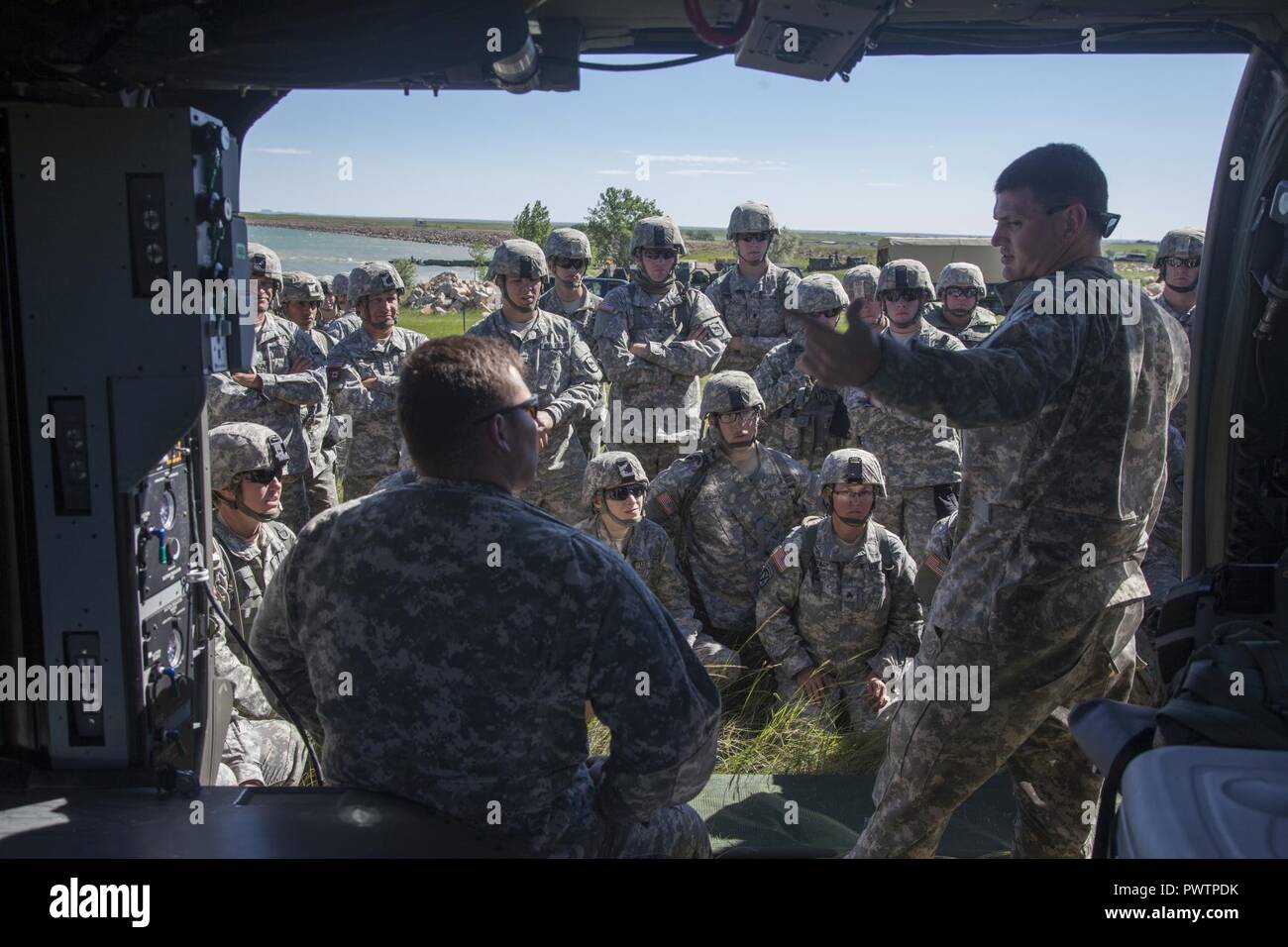 189th aviation regiment and detachment 1 hi-res stock photography and ...