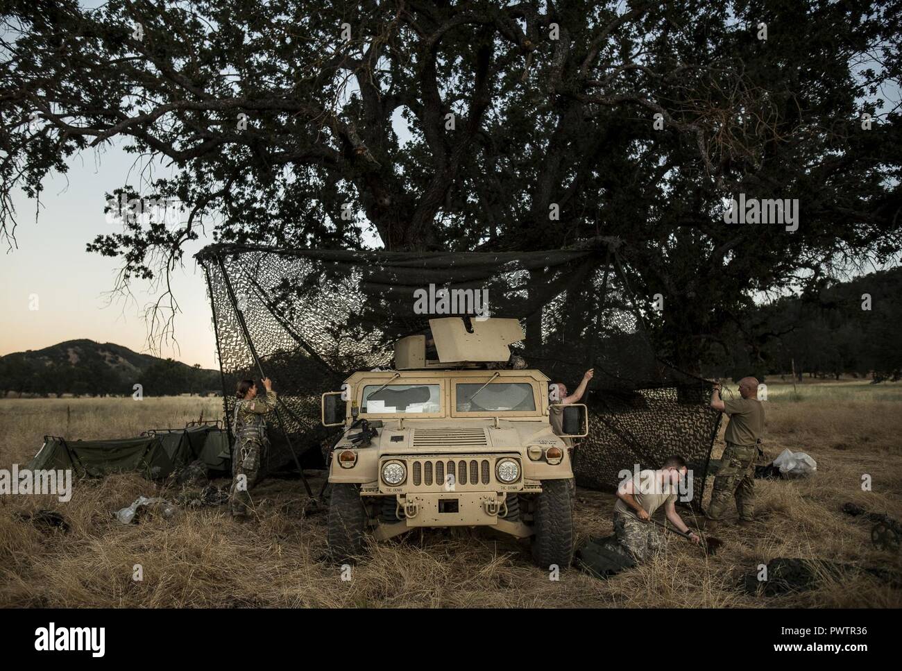 U.S. Army Reserve military police Soldiers from the 339th Military ...
