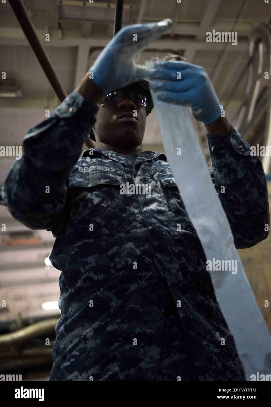 Hangar bays hi-res stock photography and images - Alamy