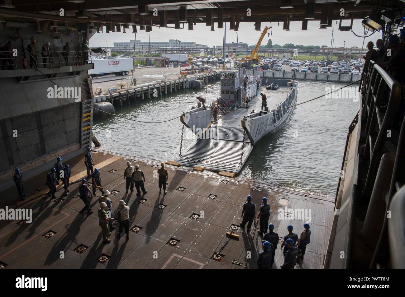 NORFOLK (June 22, 2017) Sailors assigned to the amphibious assault ship ...