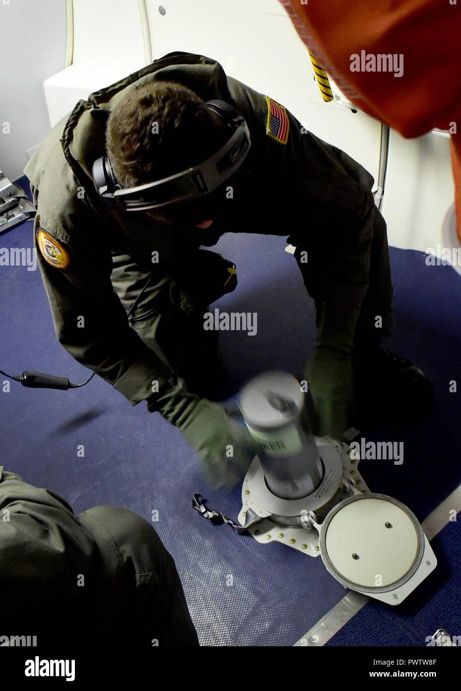 CEBU, Philippines (June 22, 2017) Naval Aircrewman Operator Gregory ...