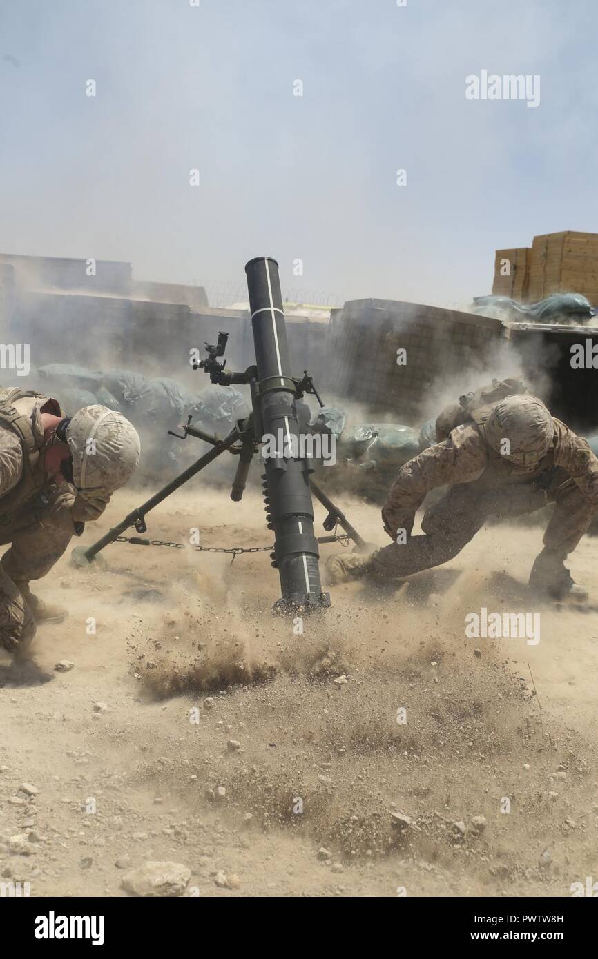 120mm mortar system hi-res stock photography and images - Alamy