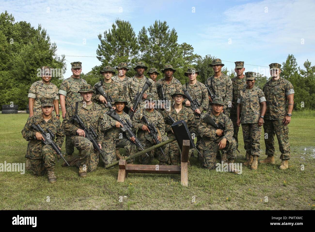 U.S. Marines with 2nd Supply Battalion, Combat Logistics Regiment 25 ...