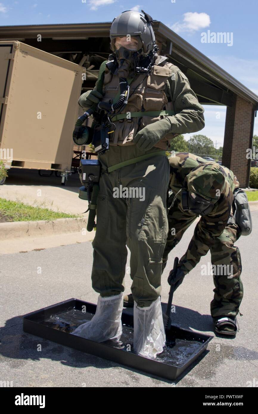 Lightweight inflatable decontamination systems hi-res stock photography ...