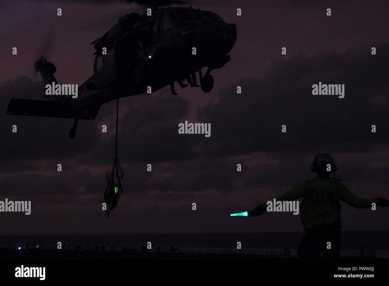 A Marine with the 31st Marine Expeditionary Unit’s Force Reconnaissance ...