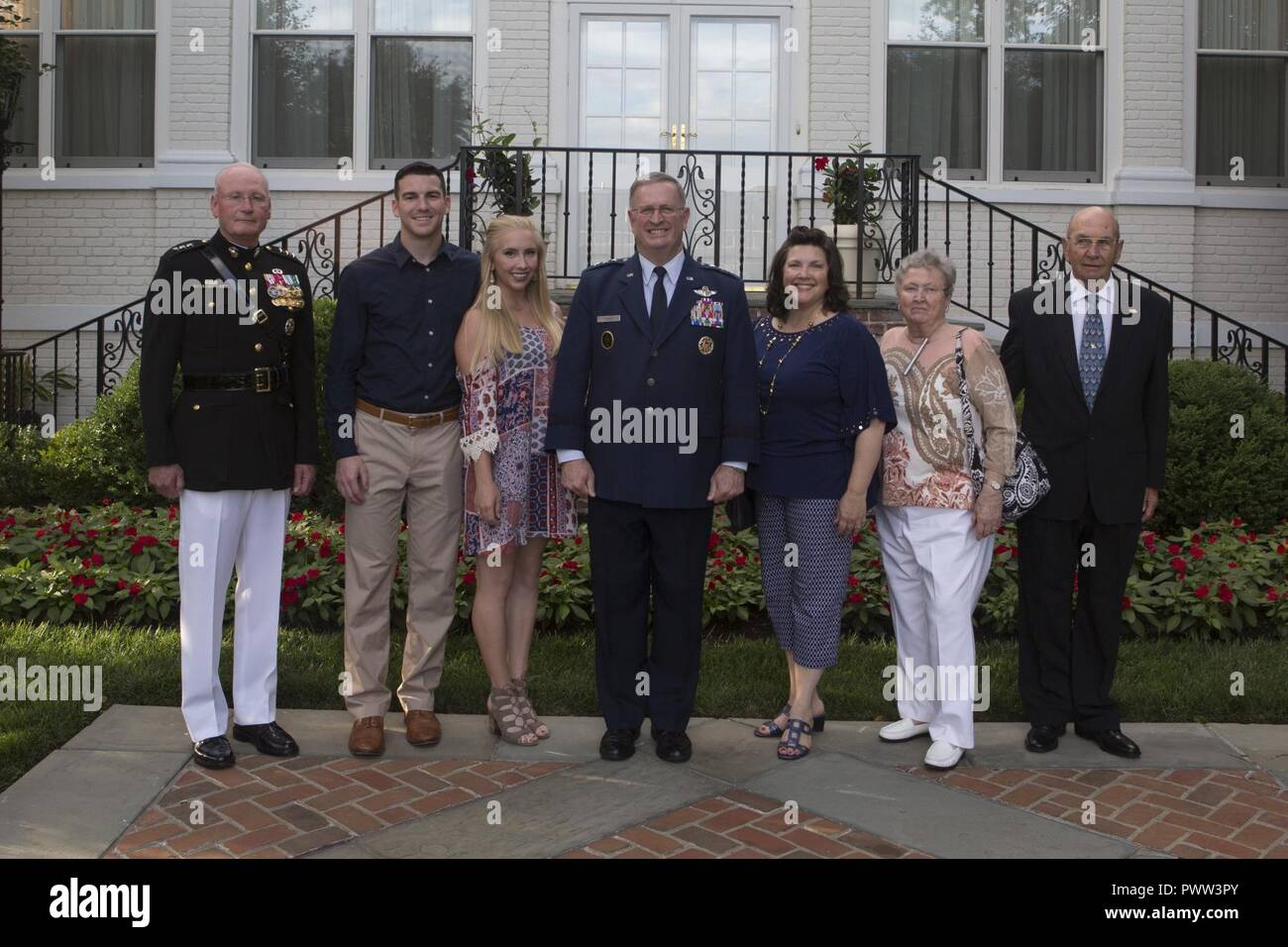 Lt gen laster hi-res stock photography and images - Alamy