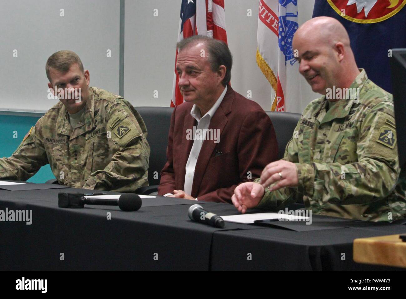 Army reserve engagement cell hi-res stock photography and images - Alamy