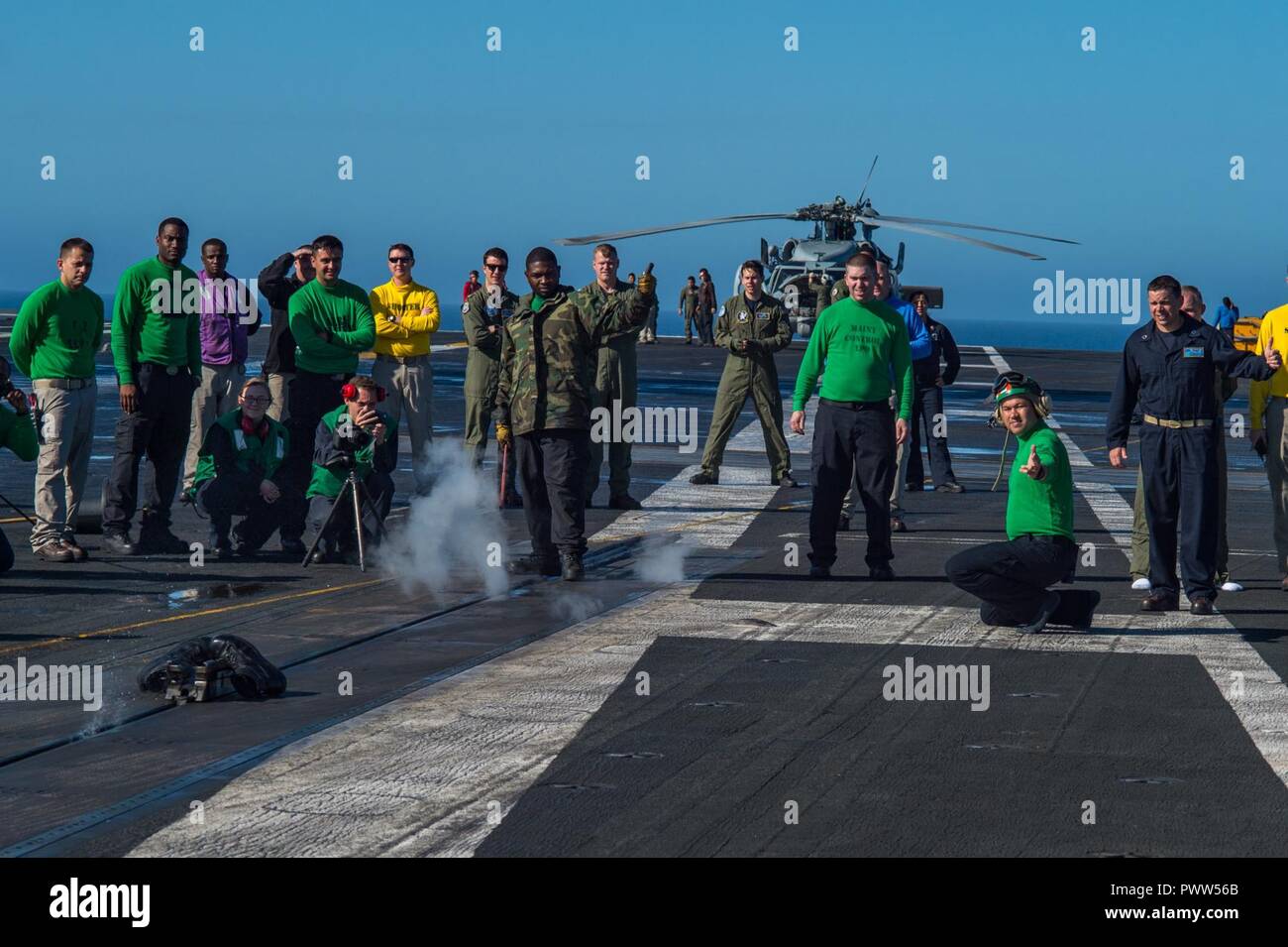 PACIFIC OCEAN (June 27, 2017) – Aviation Boatswain’s Mate (Equipment ...