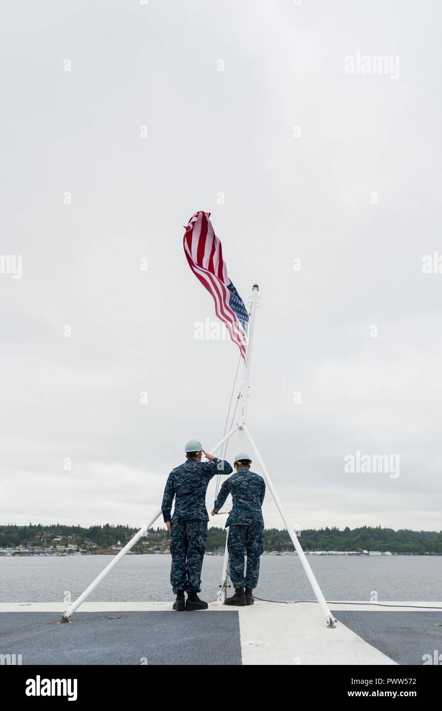Destroyer ddg mast hi-res stock photography and images - Alamy