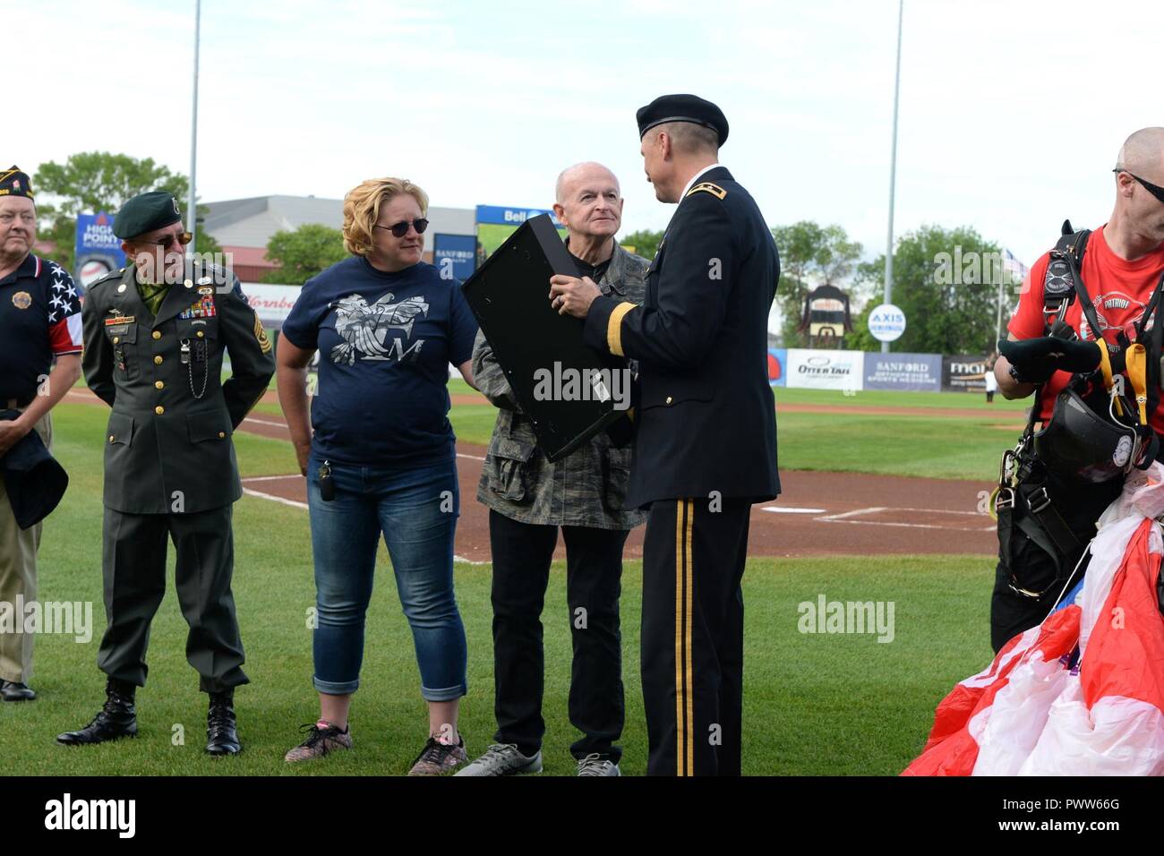 Maj. Gen. Al Dohrmann, the North Dakota adjutant general, right ...